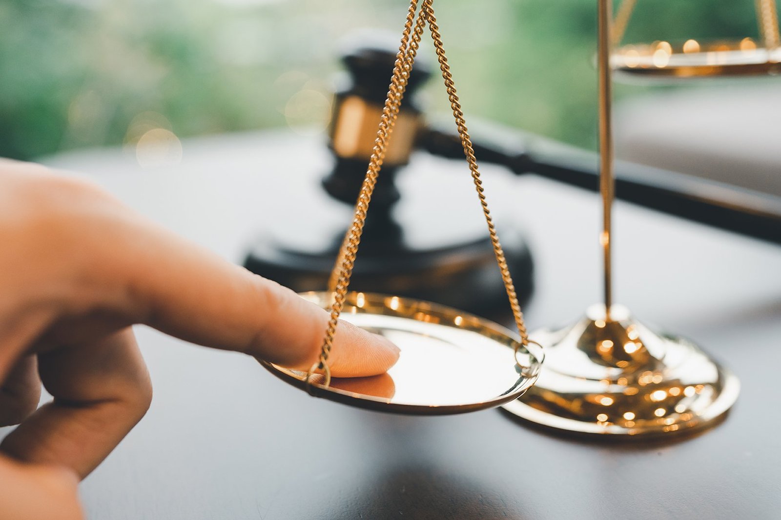 التلاعب القانوني: الأسباب والآثار وآليات المواجهة - مكتب محاماة فهد ال خفير